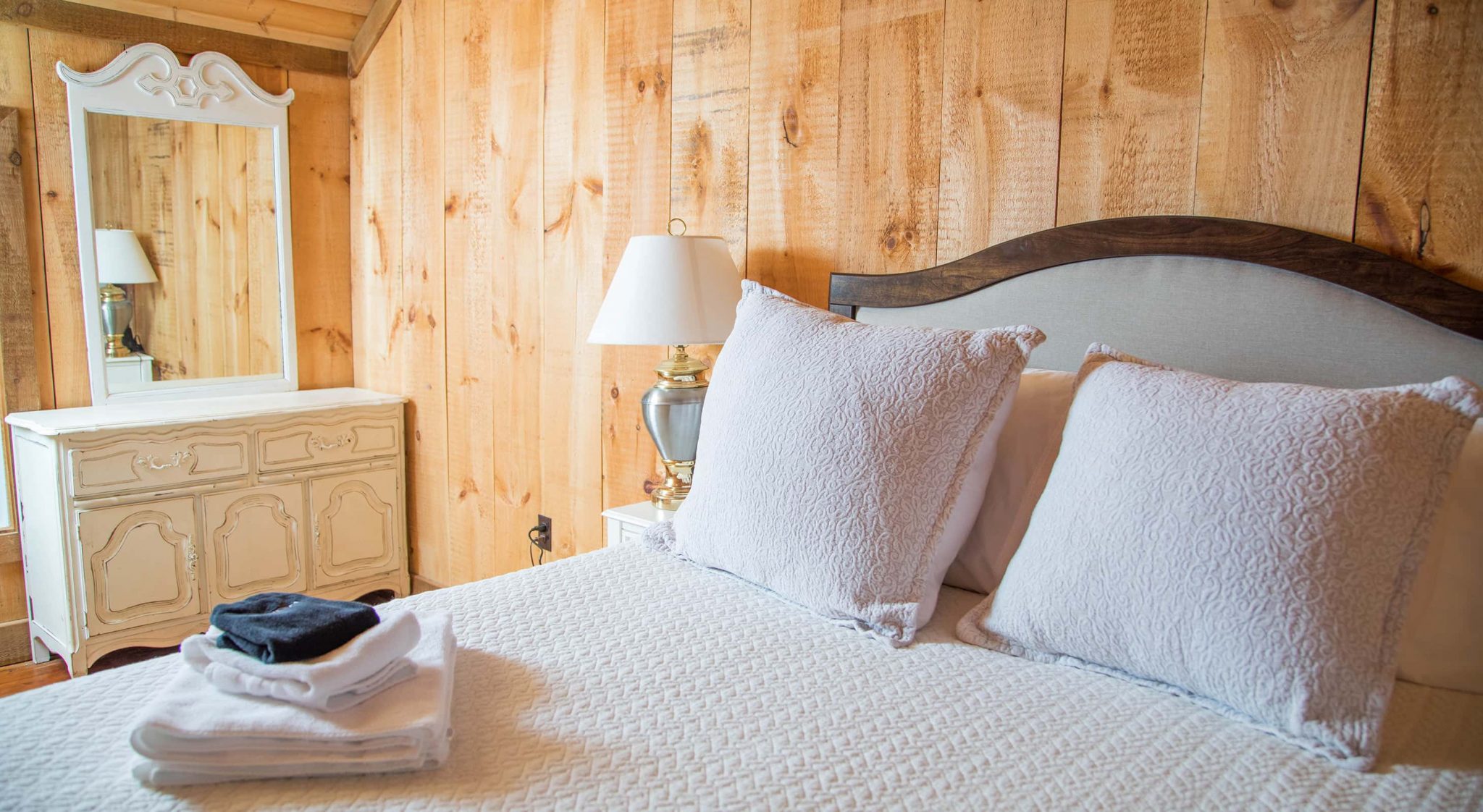 Blue Ridge Mountain Cottages | Romantic Northern Virginia Getaway